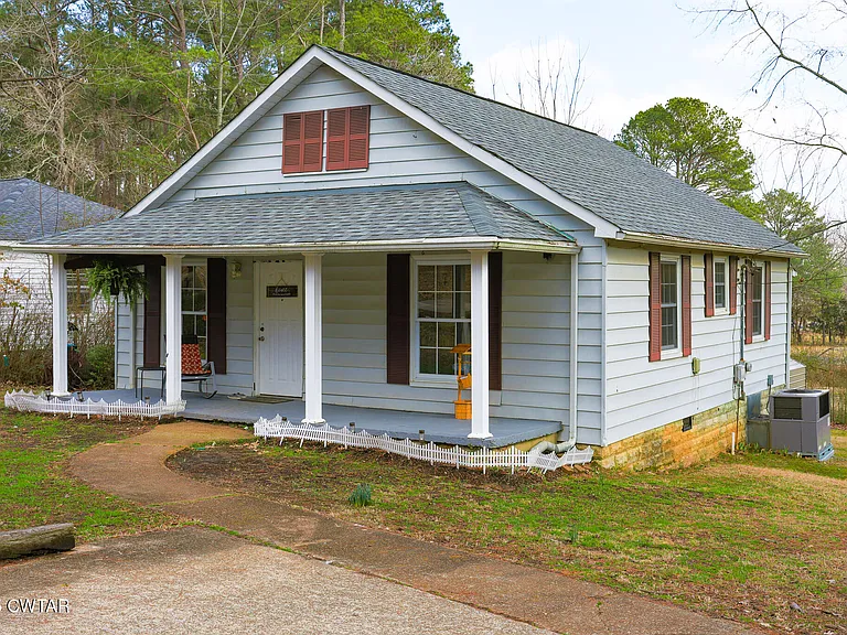 Prime Location Fixer Near Schools & Medical – Unfinished Basement ...